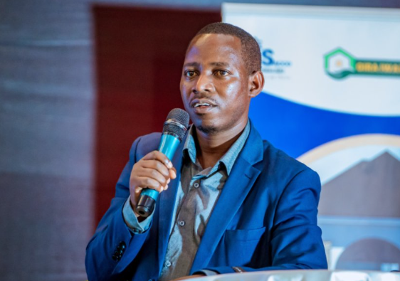 "Inzozi z’Abarimu Zigiye Kugerwaho: Miliyari 50 Frw zashyikirijwe ...